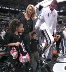 Tim Duncan reportedly hired private investigator to tail wife Amy