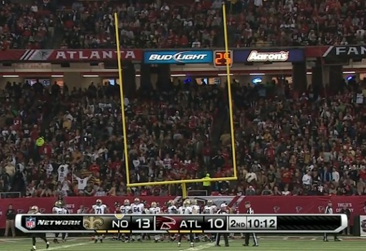 Jimmy Graham bends goal posts on dunk after touchdown