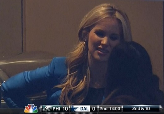 Tony Romo's wife Candice attends Cowboys-Eagles game