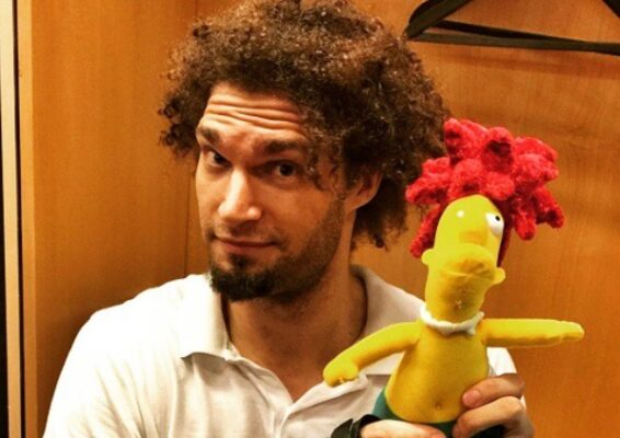 Bucks reportedly interested in signing Robin Lopez to join twin brother ...