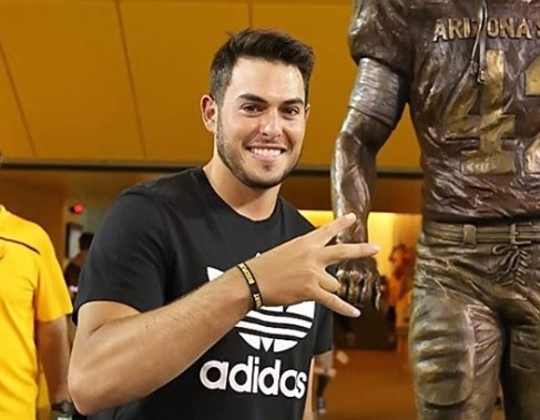 Watch: AAF QB Mike Bercovici gets helmet knocked off on huge hit ...