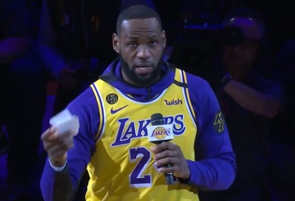 Video: LeBron James speaks from heart honoring Kobe Bryant in speech