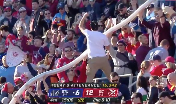 Video: XFL fans make legendary beer cup snake during game