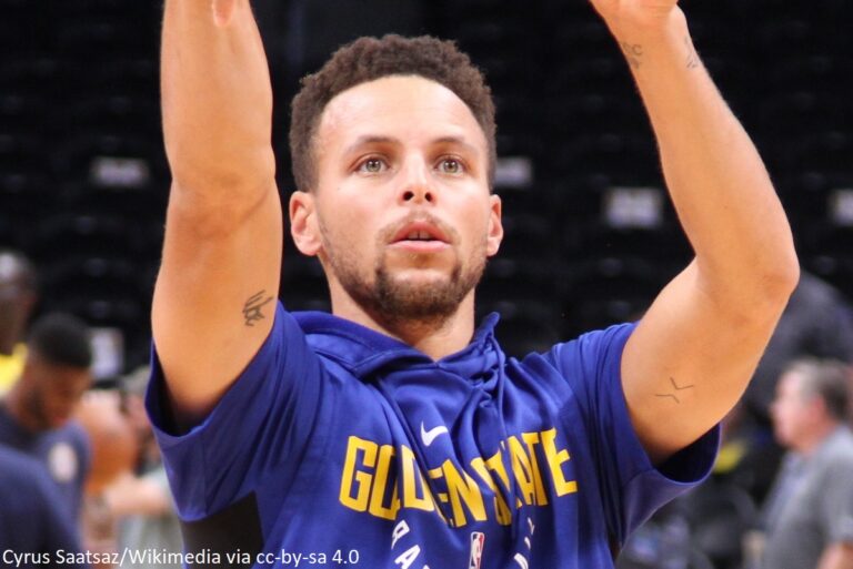 Steph Curry shows off new braids hairstyle for NBA season