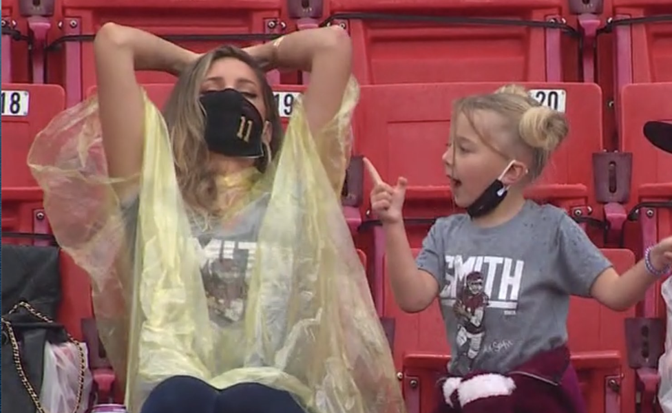 Alex Smith's wife Elizabeth looked nervous when QB took field