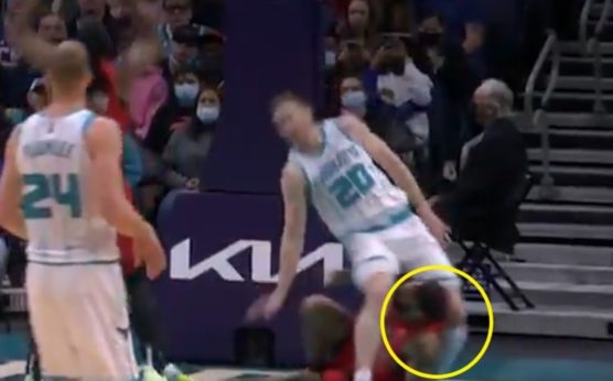 Video: Gordon Hayward suffers scary injury to same leg he previously broke