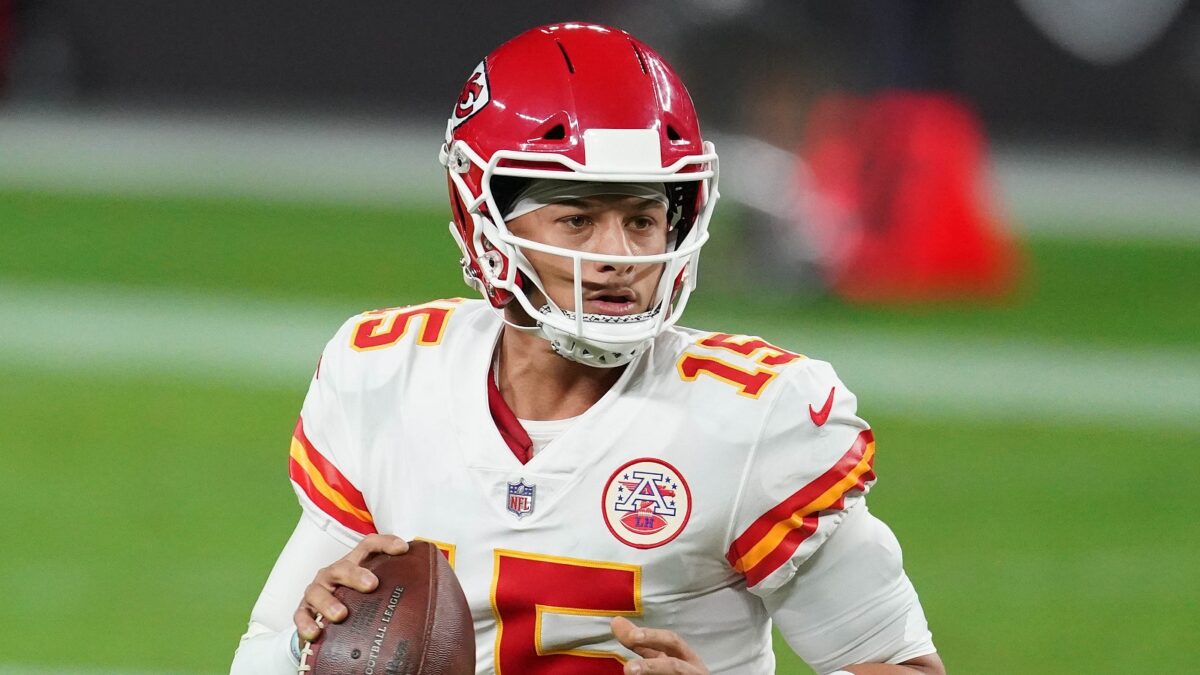 Patrick Mahomes reacts after his 'dad bod' goes viral