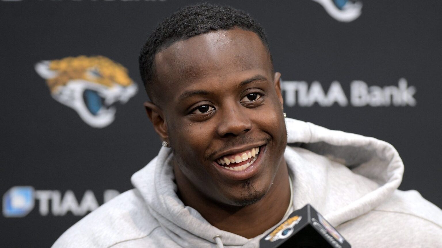 Travis Etienne signs $52 million contract with new team