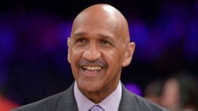 Video of Lakers announcer Stu Lantz caught on hot mic goes viral