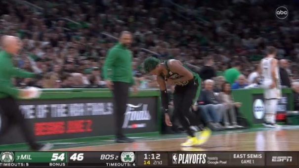 Marcus Smart suffers nasty-looking shoulder injury against Bucks