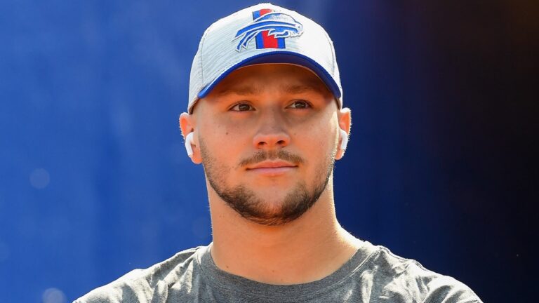 Josh Allen had 3-word message for Bills after their playoff win