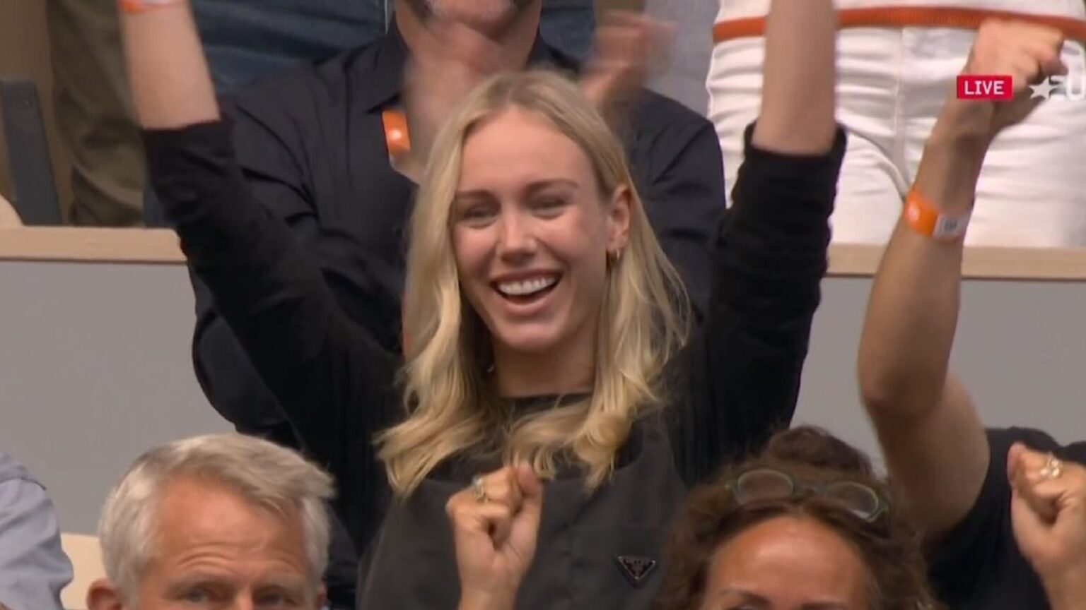 Holger Rune's sister Alma is a model