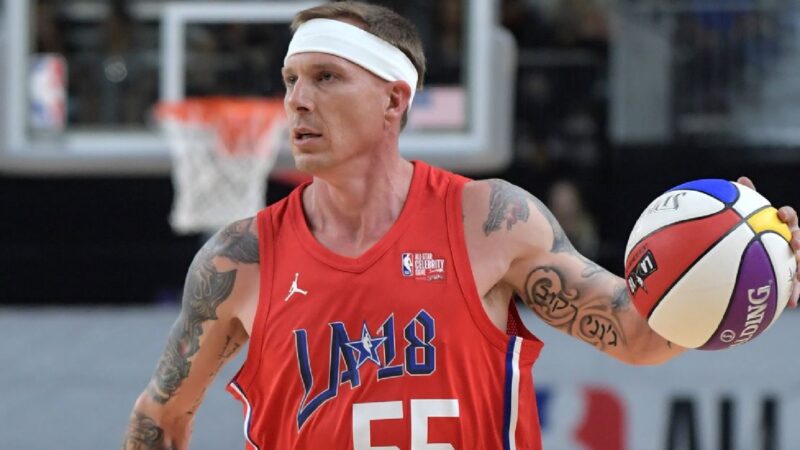 Former NBA star goes viral for pulling off signature move at 46 years old