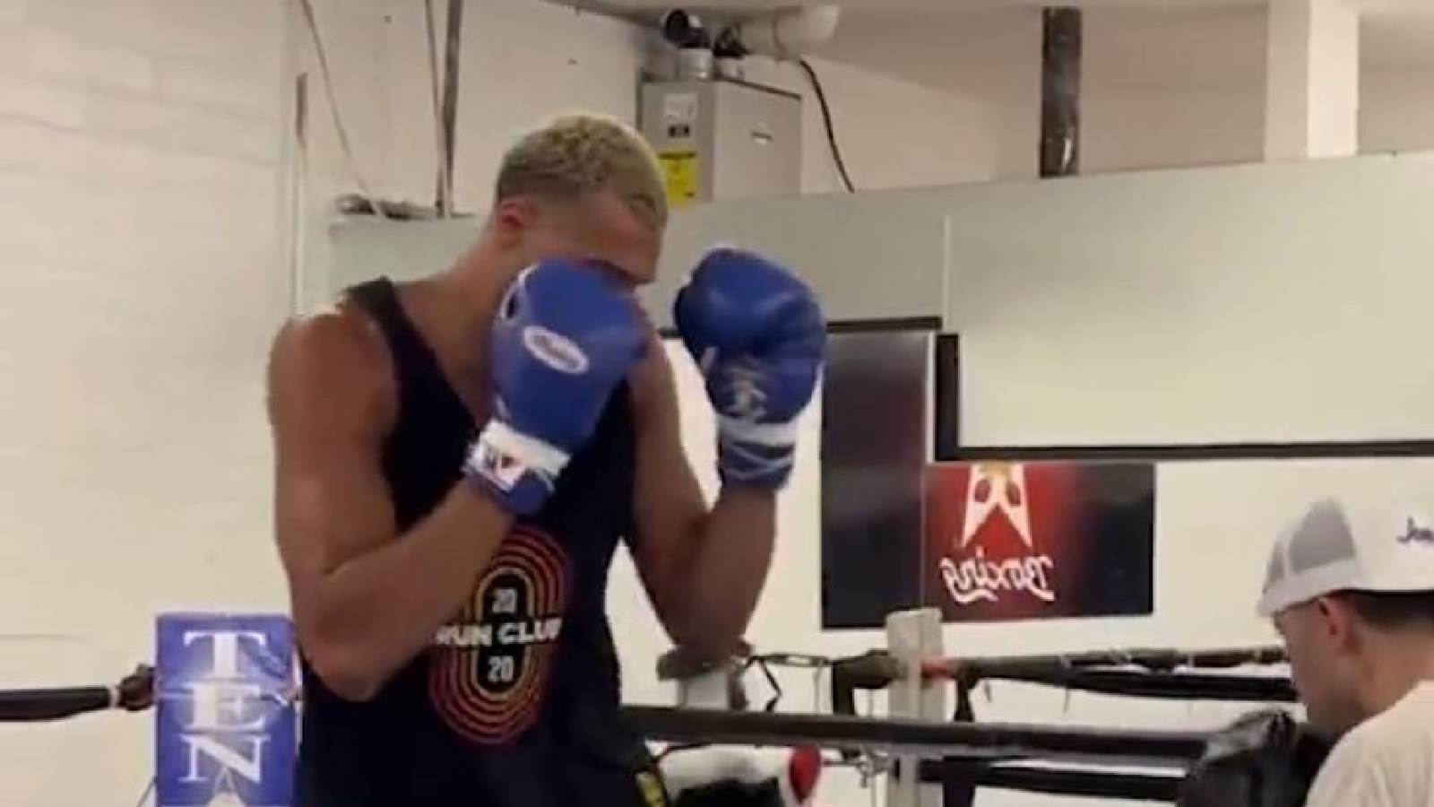 Video of NBA seven-footer boxing goes viral