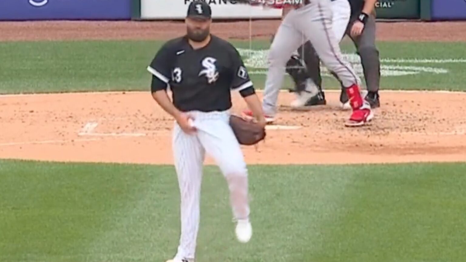 Video: Lance Lynn went viral for graphic K strut