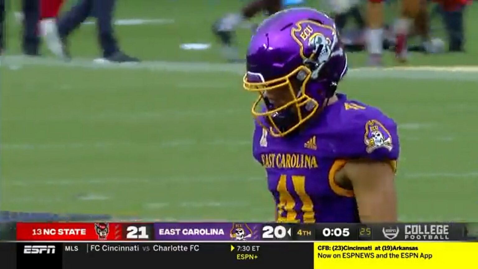 ECU kicker chokes badly at end of loss