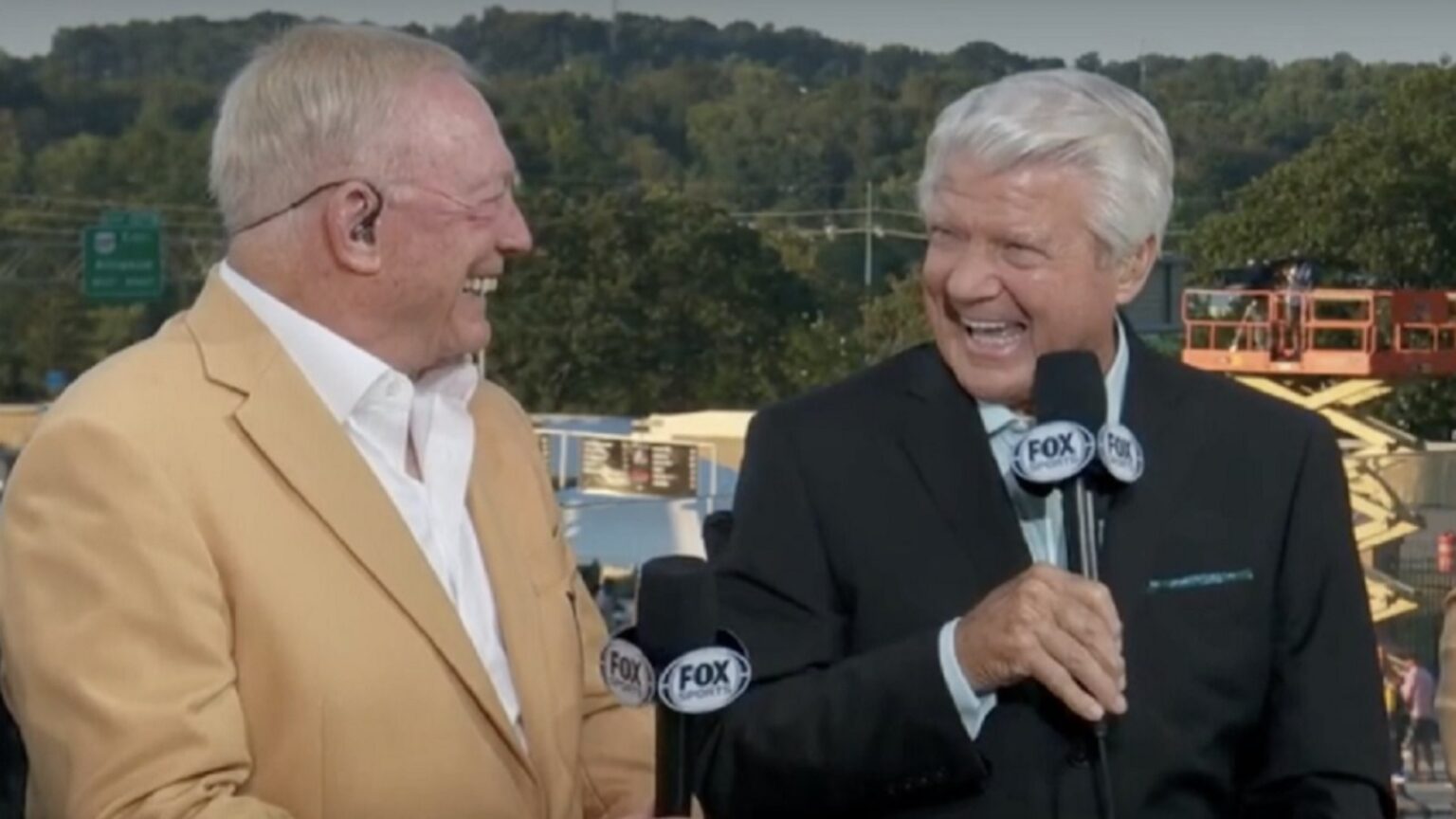 Jerry Jones dodges question about putting Jimmy Johnson in Ring of Honor