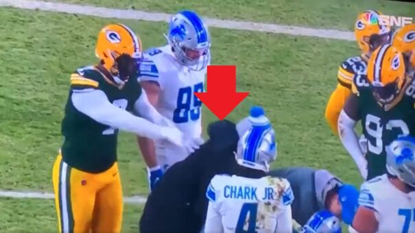 Quay Walker ejected after committing disrespectful move