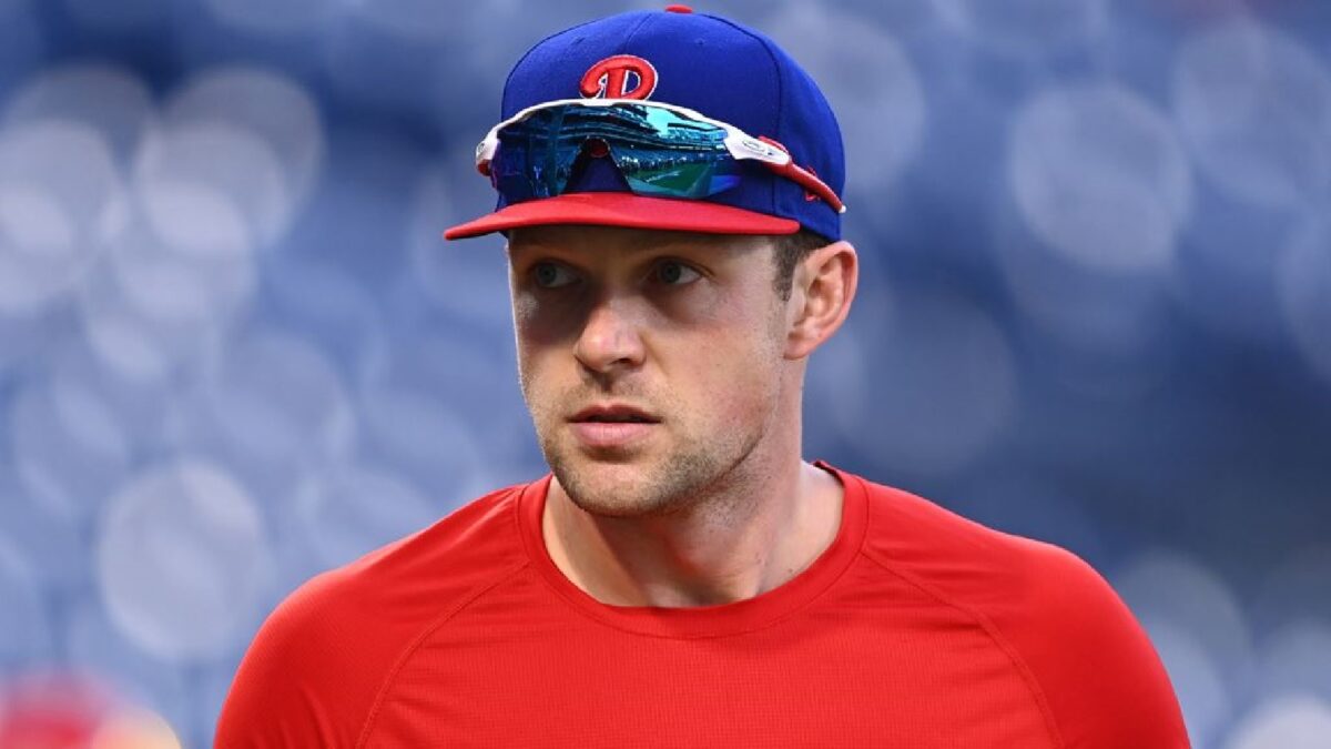 Rhys Hoskins has signed with a new team
