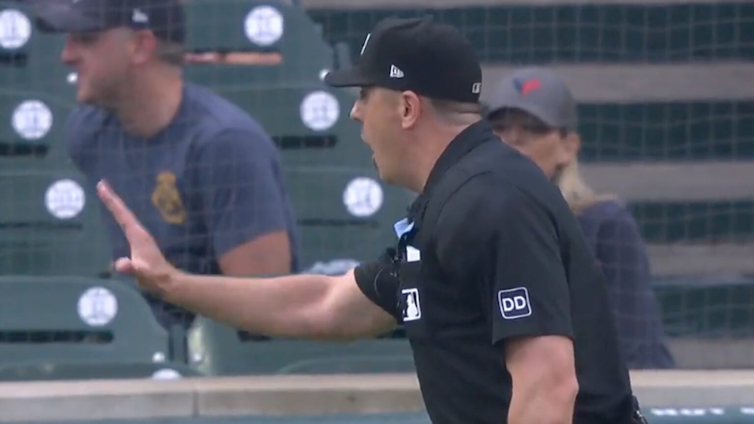 Video shows what umpire Lance Barrett told Rocco Baldelli before ejection