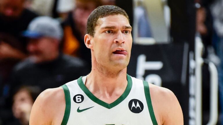 Western Conference team targeting Brook Lopez?