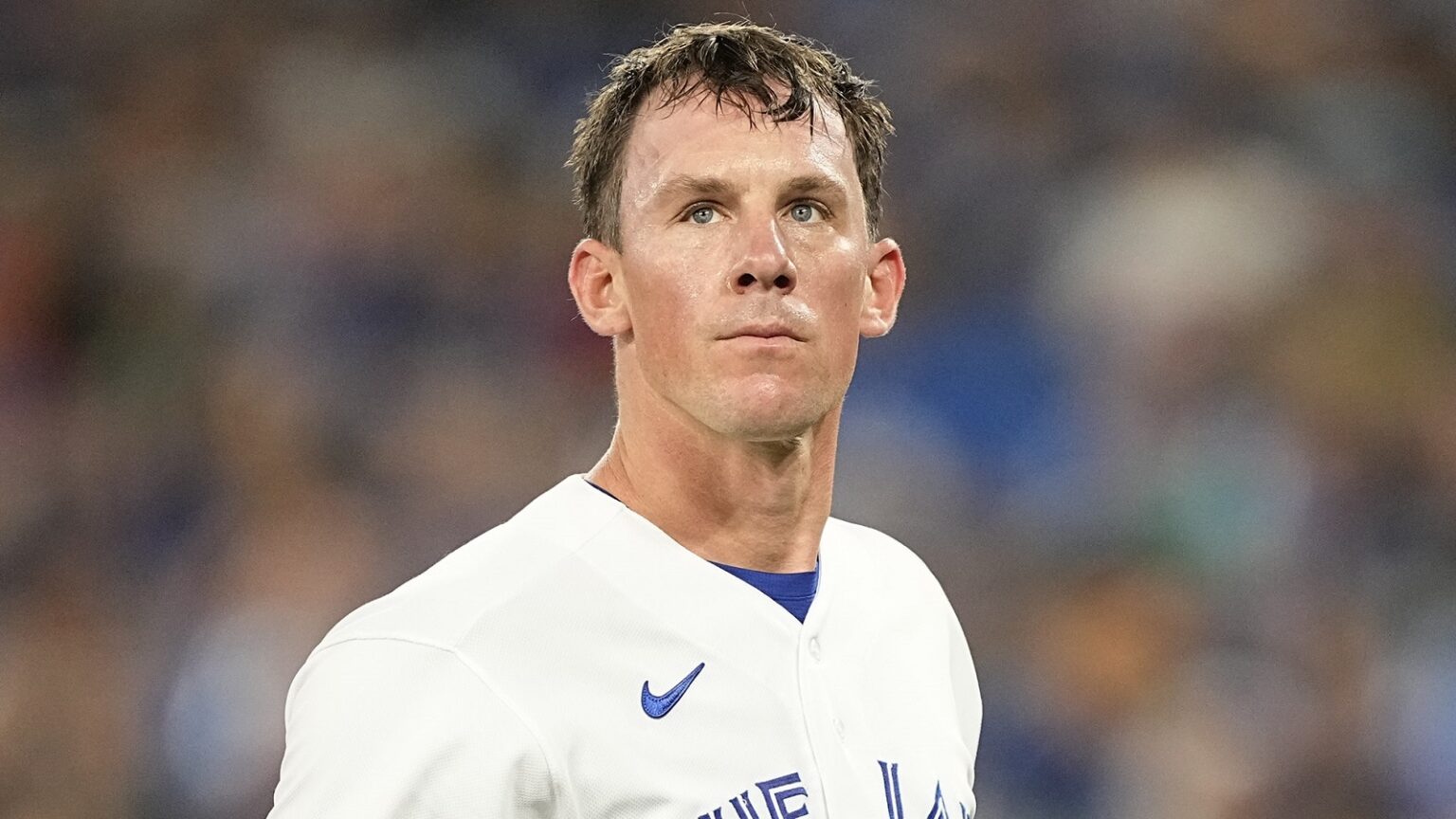 Chris Bassitt leaves the Blue Jays to sign with a rival team