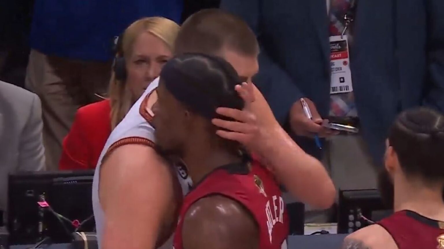 Nikola Jokic has very classy move at final buzzer after winning NBA ...