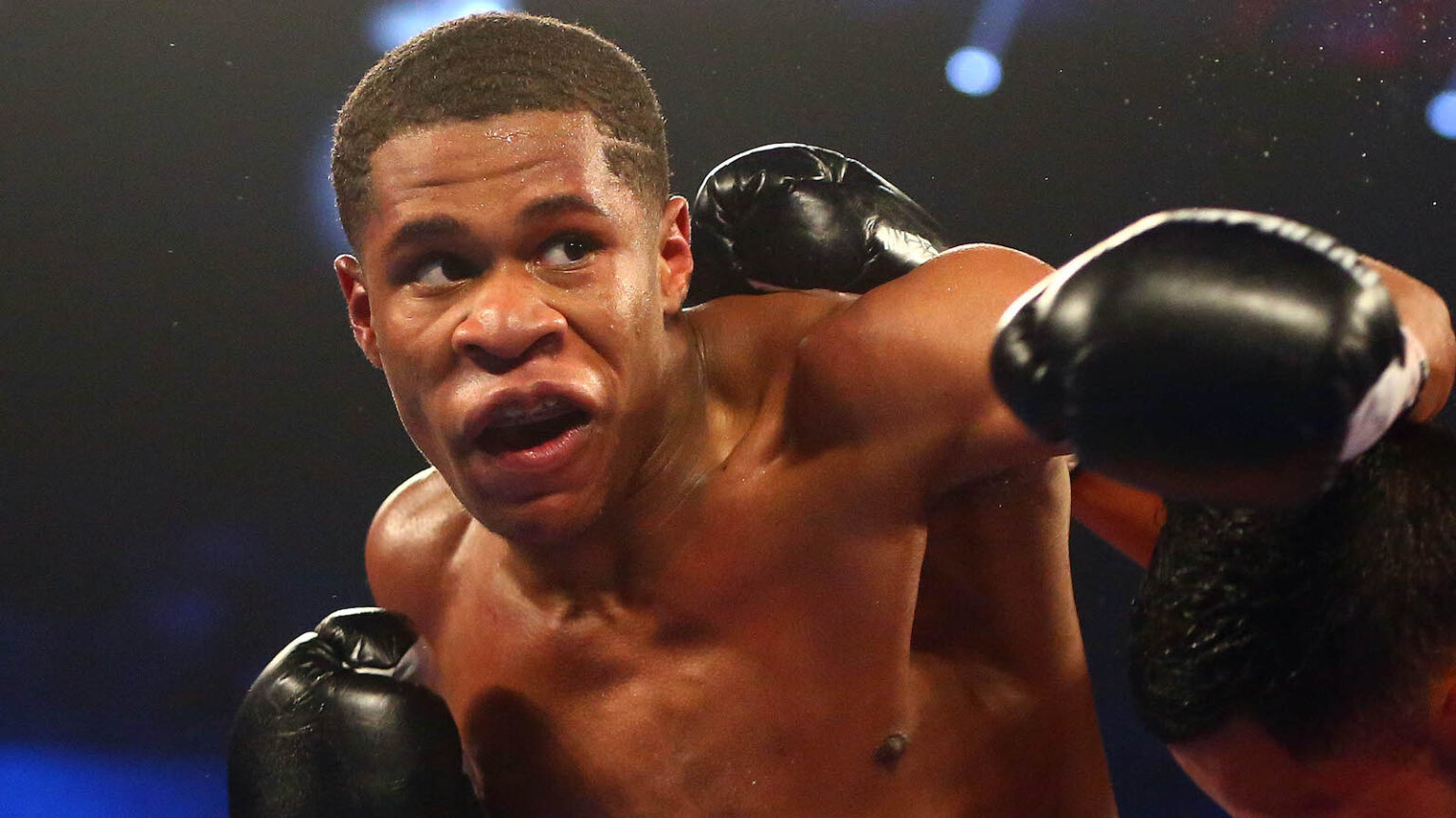 Undefeated boxer arrested on gun charge