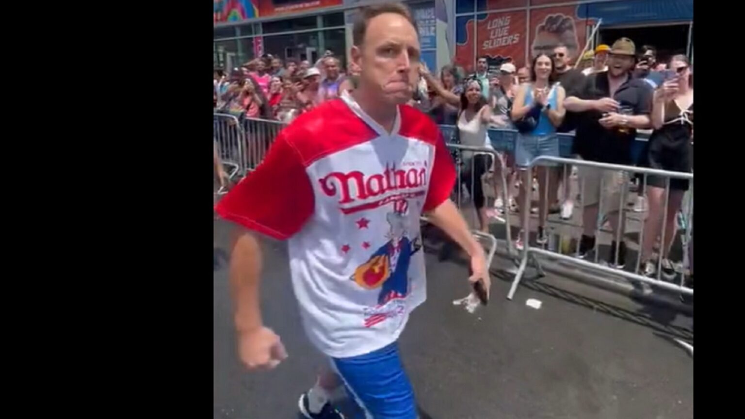 Joey Chestnut had bold message for fans during Hot Dog Contest weather ...