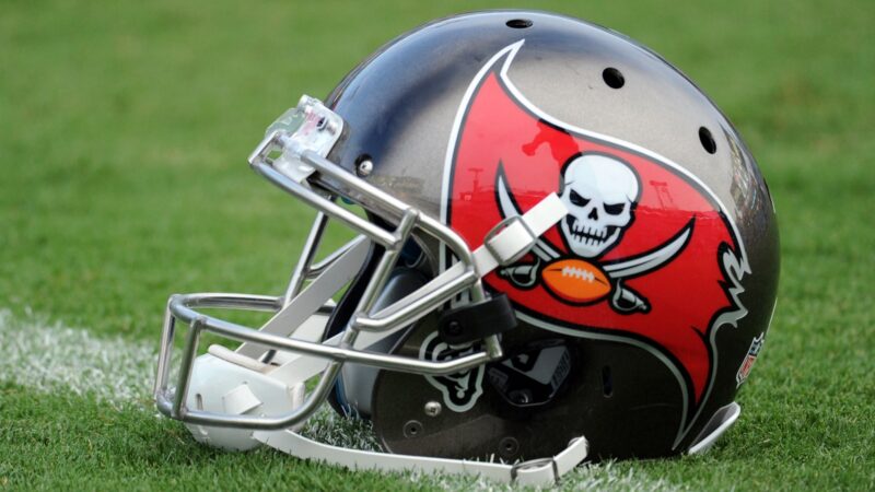 Former Buccaneers' first-round pick retires from the NFL at 27