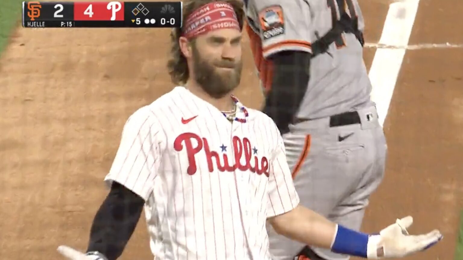 Video: Bryce Harper hits thrilling inside-the-park home run