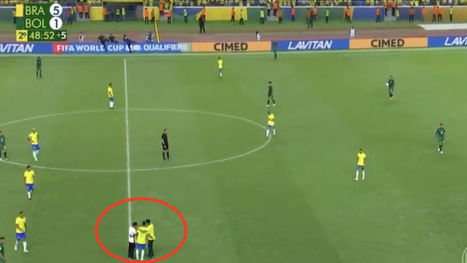 Neymar fans invade pitch to take selfie with him during World Cup qualifier