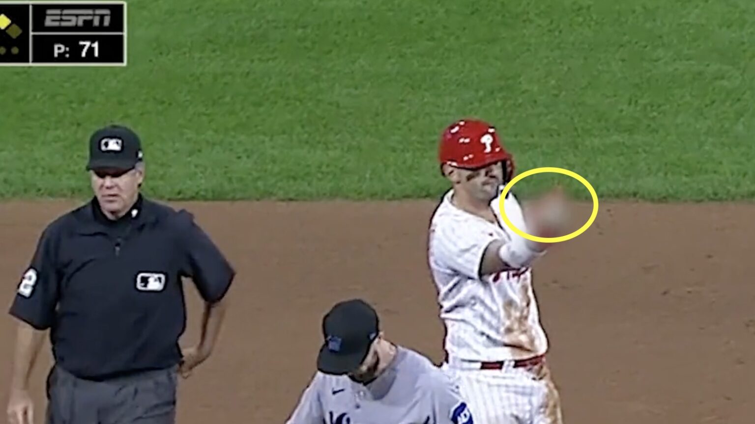 Nick Castellanos explains viral gesture to Phillies dugout