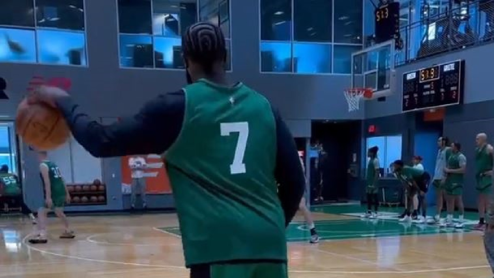 Unflattering video of Jaylen Brown dribbling goes viral