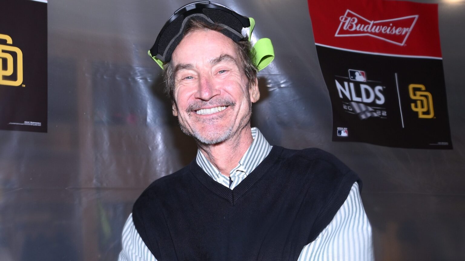 Padres owner Peter Seidler dies at 63