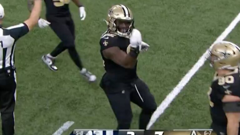 Saints player taunts Tommy DeVito with sack celebration