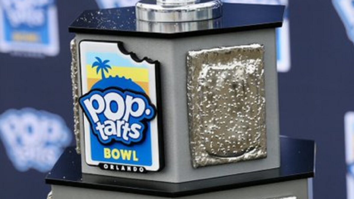 Fans loved the Pop-Tarts Bowl trophy