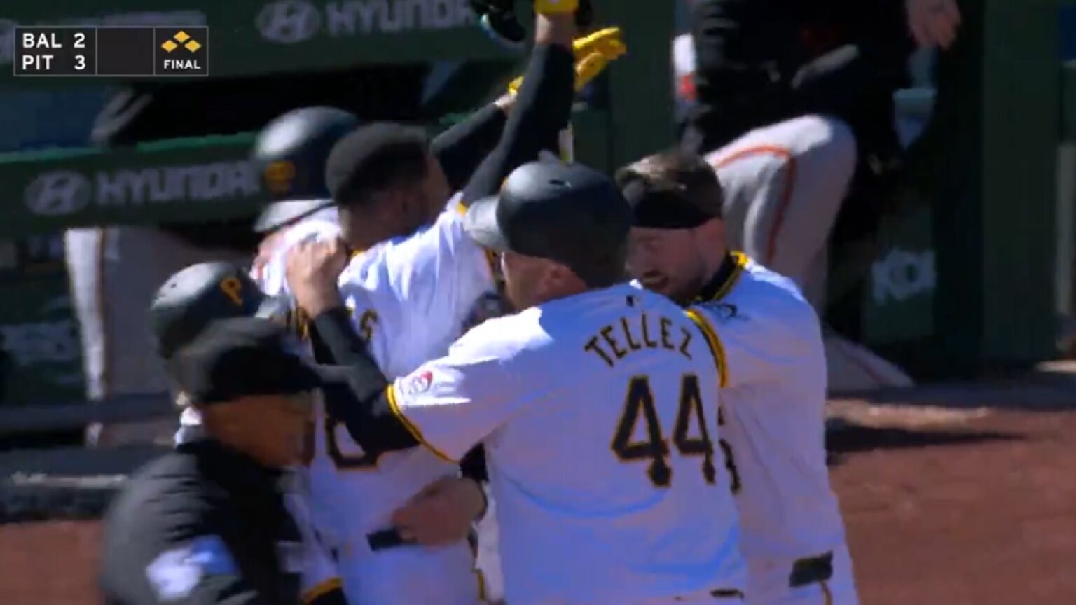 Pirates beat Orioles in walk-off fashion on wild final play