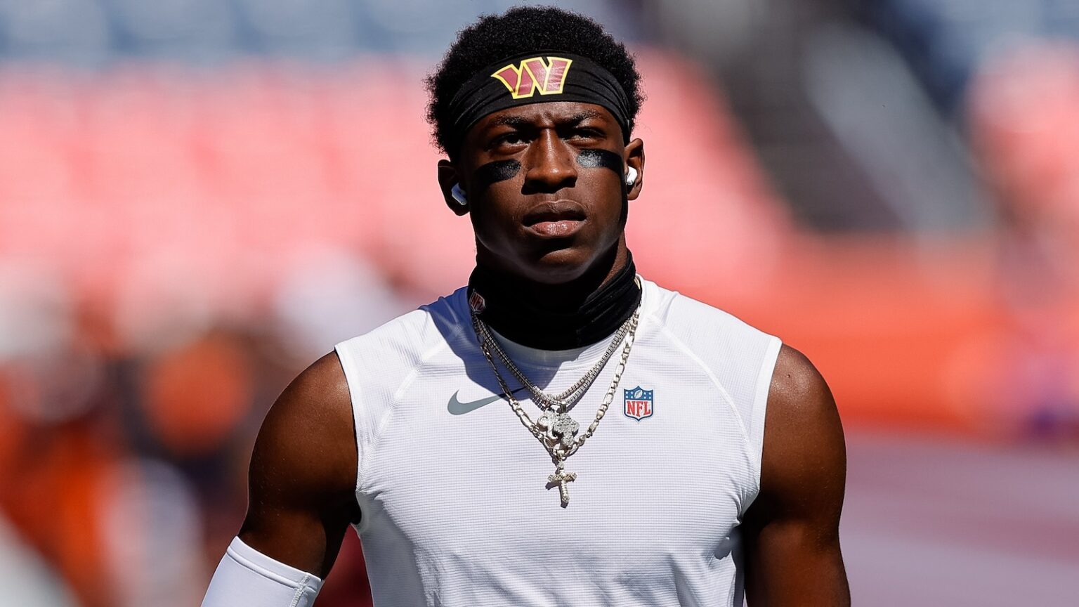 Photo of Commanders CB Emmanuel Forbes looking skinny goes viral