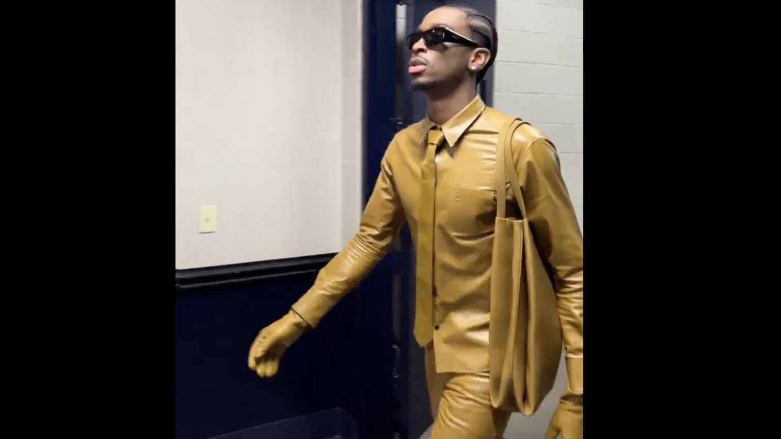 Shai Gilgeous-Alexander gets clowned for funky pregame outfit