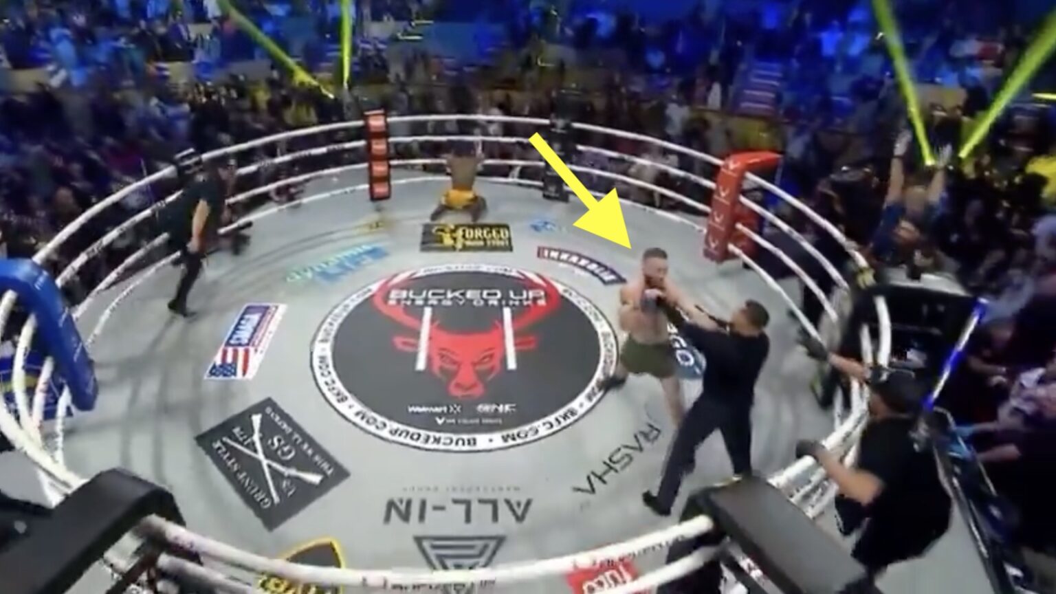 Bare-knuckle boxer fights referee after losing championship belt