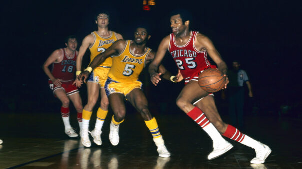 Former Bulls, 76ers legend Chet Walker dies - dead at 84