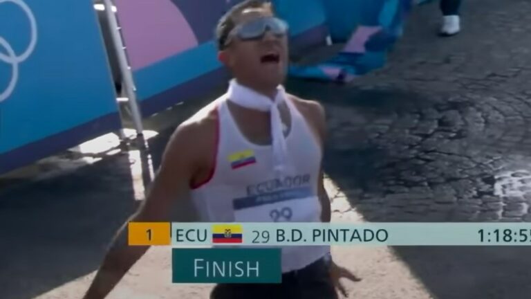 Ecuadorian race-walker does Cristiano Ronaldo celebration after winning ...