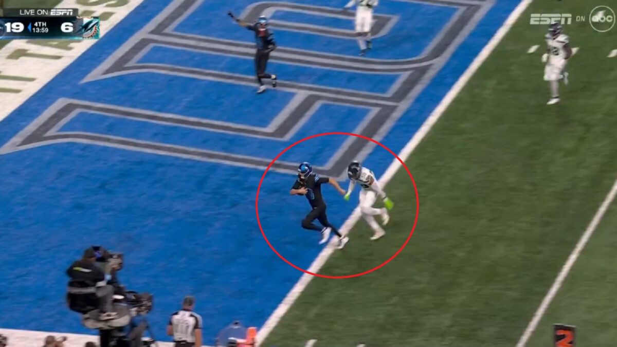 Fans react to Jared Goff catching touchdown pass on 'Detroit Special ...