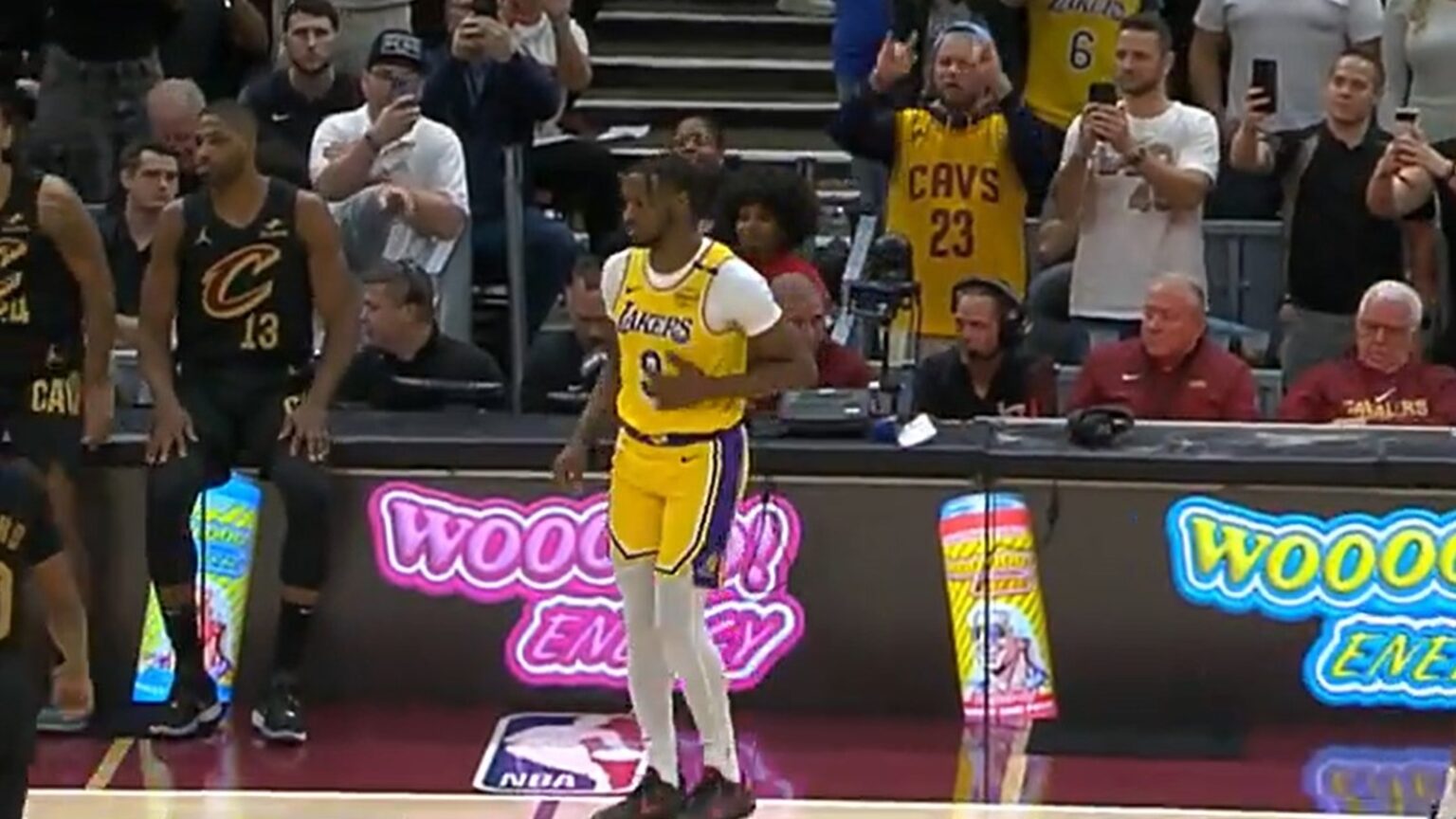 Bronny James gets interesting reception in Cleveland during road debut