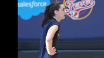 Caitlin Clark makes 25 straight three-pointers in impressive video
