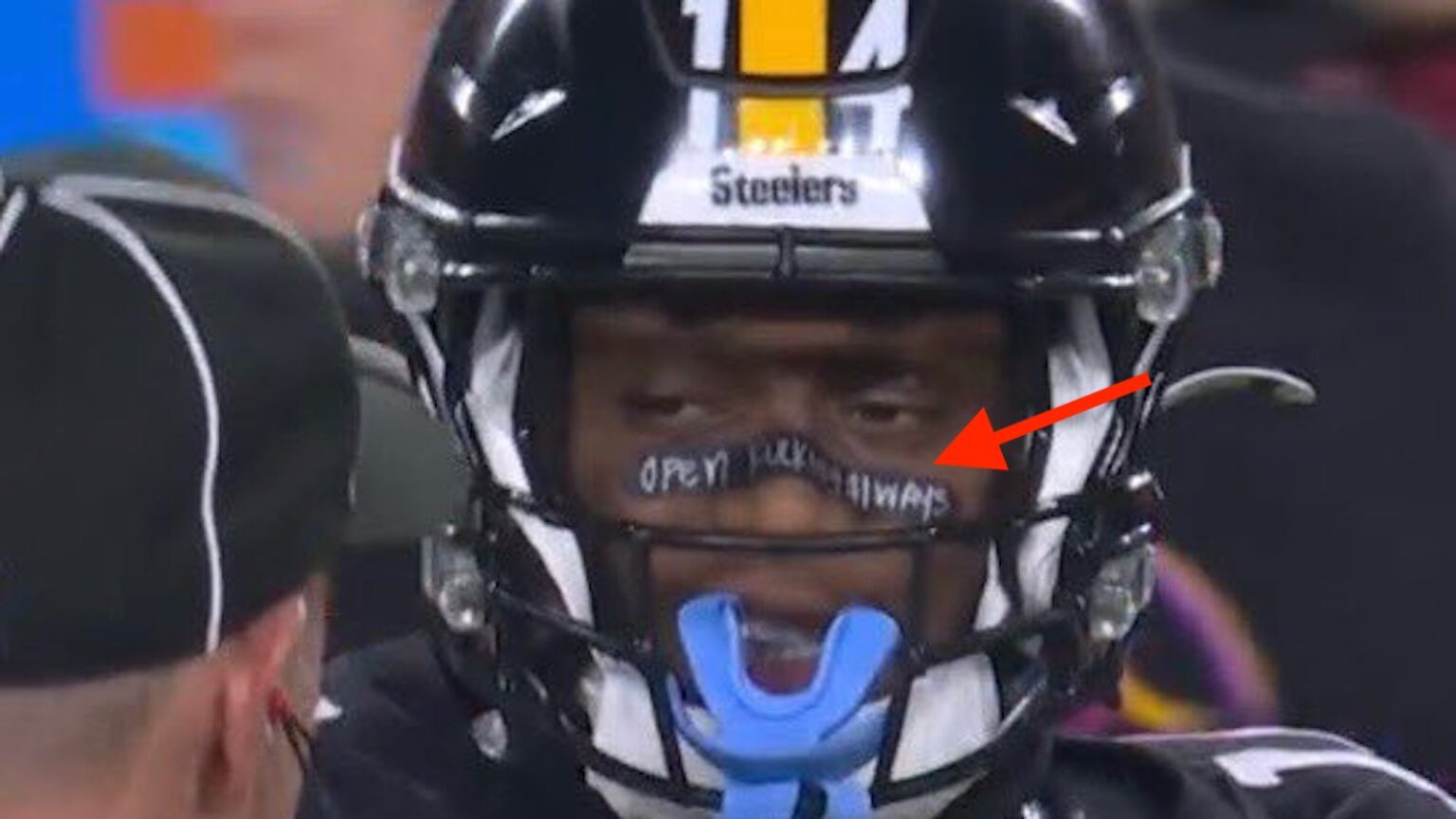 George Pickens goes viral for vulgar 3-word message on his eye black