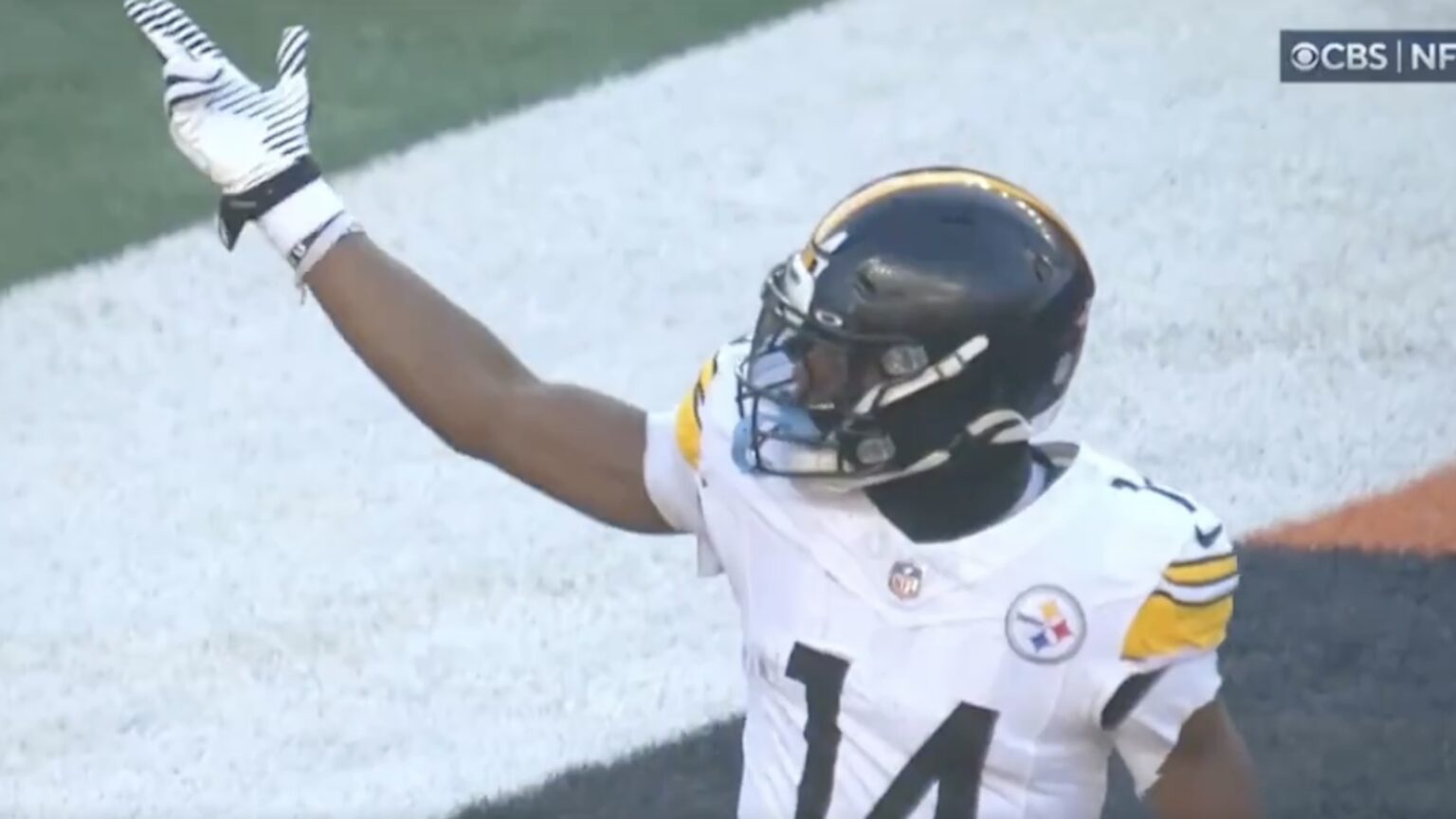 George Pickens avoids ejection despite 2 unsportsmanlike conduct fouls