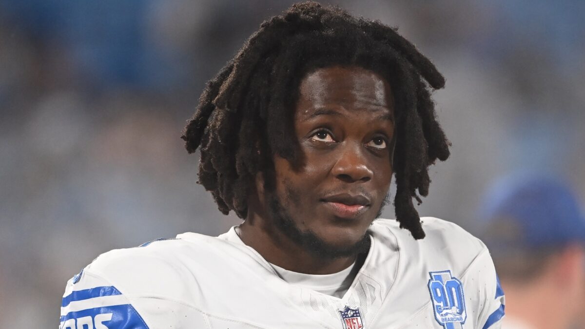 Pro Bowl QB making NFL comeback after high school coaching suspension