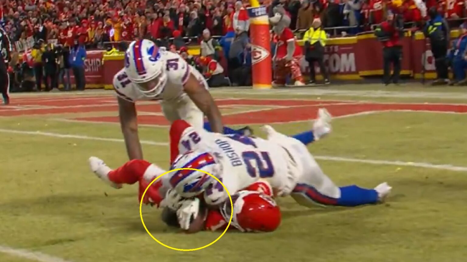 Chiefs benefit on controversial Xavier Worthy catch that hit ground